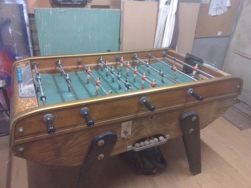 BONZINI B60 « BAYERN MUNICH / ST ÉTIENNE » GLASGOW 1976 - Babyfoot-loaxe.fr